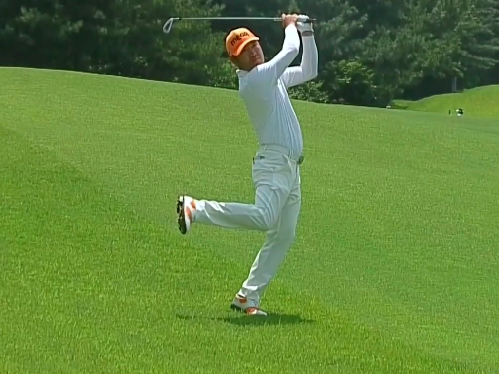 Ho-sung Choi, owner of the most unique swing in golf, wins on the Japan ...