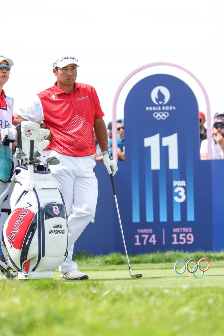 The Pros and Cons of High vs Low Hands at the Top – GolfWRX
